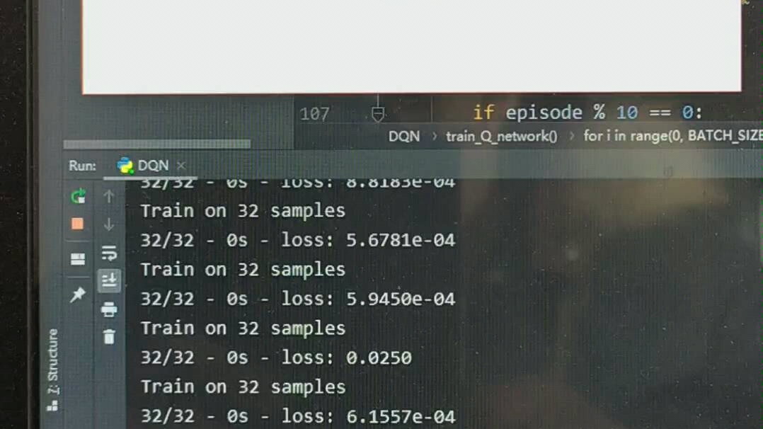 深度Q学习算法在gym的CartPole中的表现