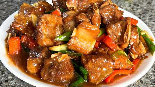 生炒排骨的家常做法,排骨出锅鲜香爽口,做法简单开胃下饭