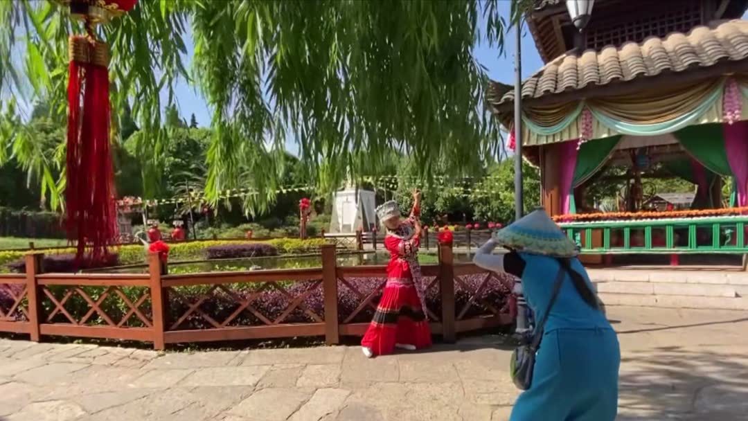 8分钟带你看完云南民族村,探寻25个少数民族文化,此生不虚此行