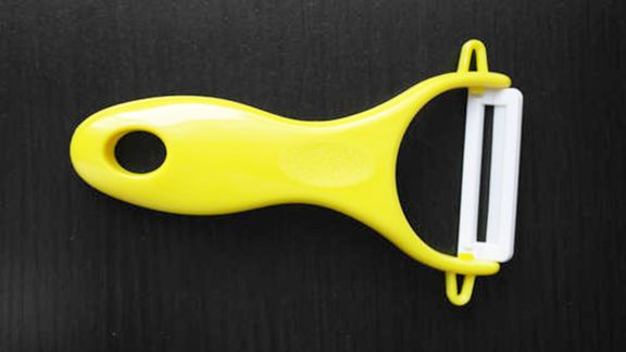 白用了10多年削皮器才知道,这里还有个小机关,太实用了