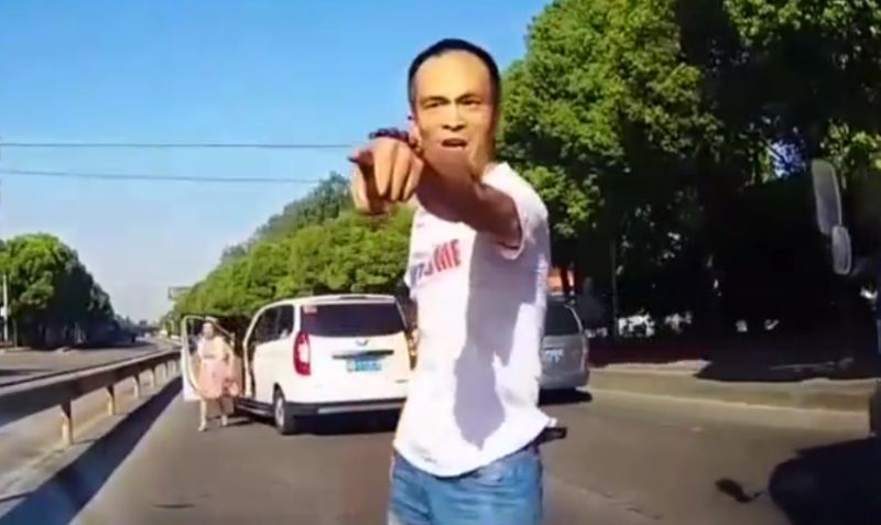老司机都怕这种路怒症司机,看完你就知道到底有多可怕!