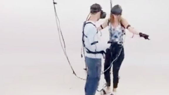 VR改变生活,这就可以约会了啊