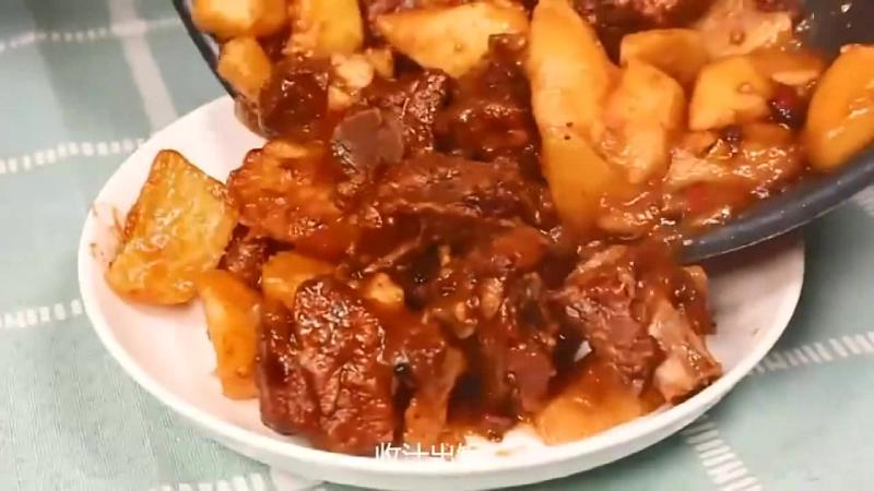 土豆炖排骨家常做法,又酥又香,步骤简单,让你告别点外卖