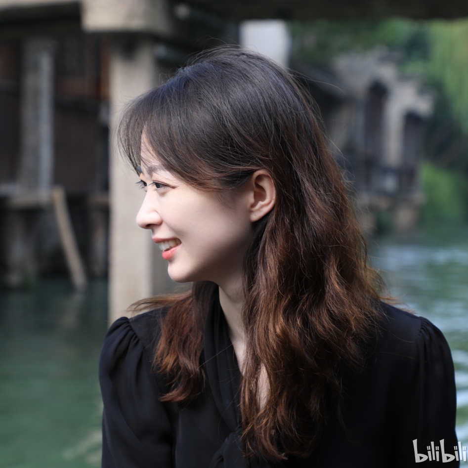 儿时的窗偷换了方向 