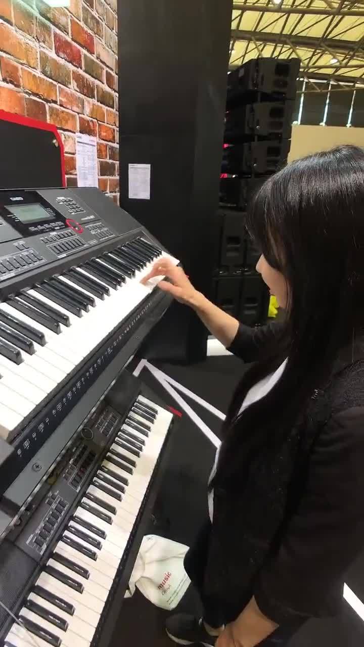 ...电子琴 也弹的这么6.小姐姐露脸在最后~#卡西欧 的琴跟表一样好玩哈