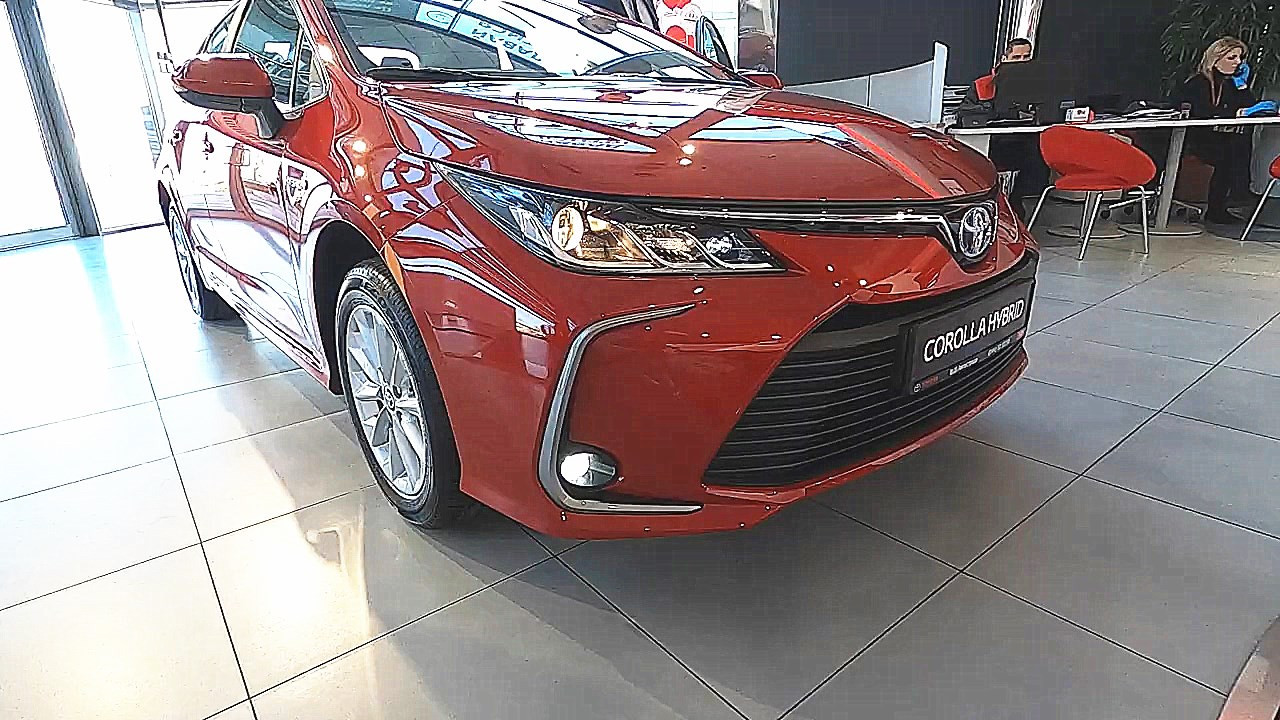 预定的2020款丰田卡罗拉混动版到店