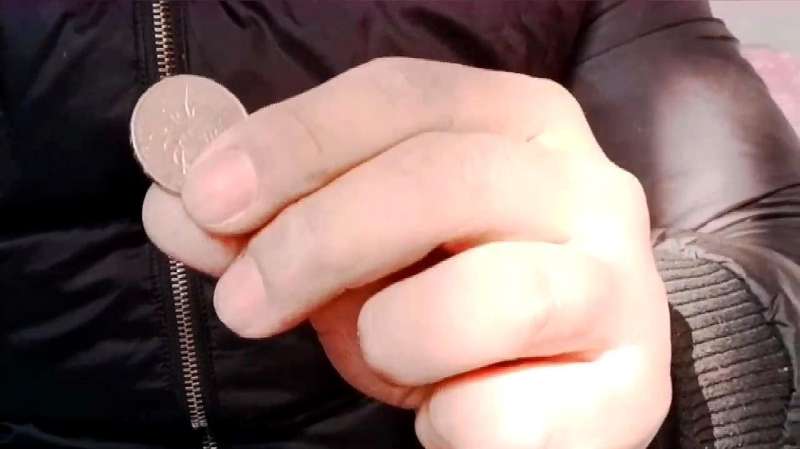 手指转硬币教学,简单又好学的帅气动作,你们get到了吗