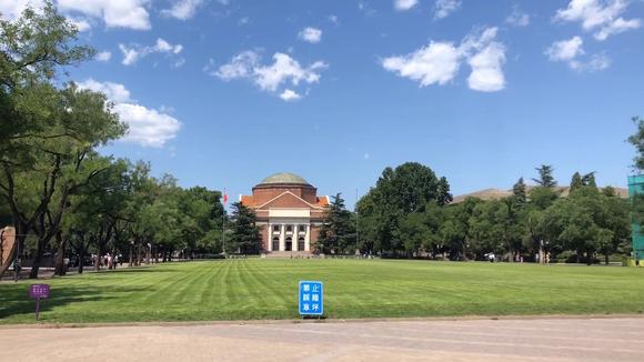 清华大学新生报到季,走进校门感受学生时代的美好岁月