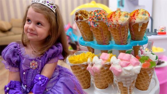 小公主来到冰淇淋店,她特别喜欢吃冰淇淋,但是卖完了怎么办呢?