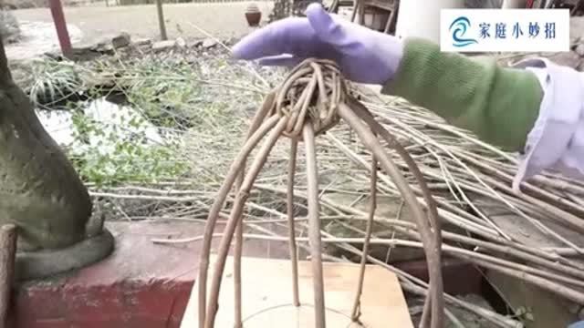 农家手动编织篮子,非常的实用,不花一分钱