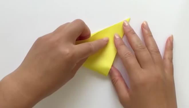 如何轻松折出一只皮卡丘