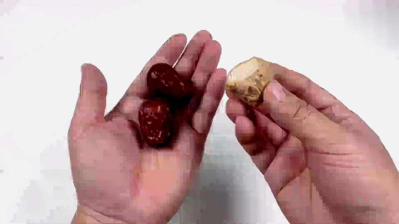 生姜加红枣泡水喝,原来有这么大的作用,看完赶紧告诉家人吧