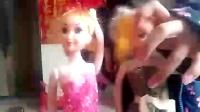 缝芭比娃娃衣服[上],好尴尬哟!下集在给大家逢现在我们先介绍一下啊