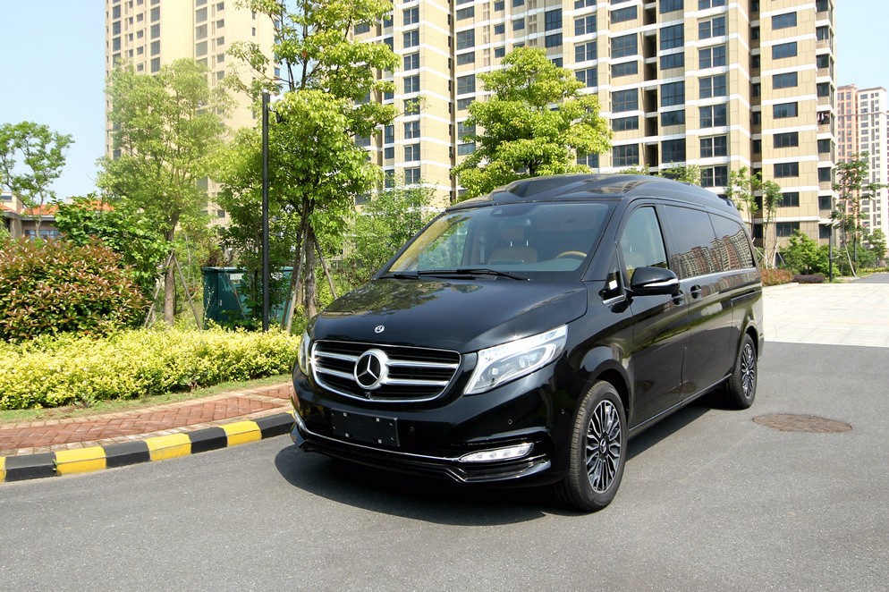 奔驰V260商务车最新价格国六版_驰v260商务车内饰改装