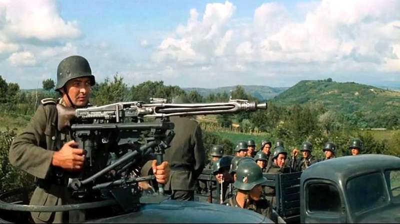 重磅推荐一部十分经典的二战电影 场面残酷震撼 战斗相当激烈