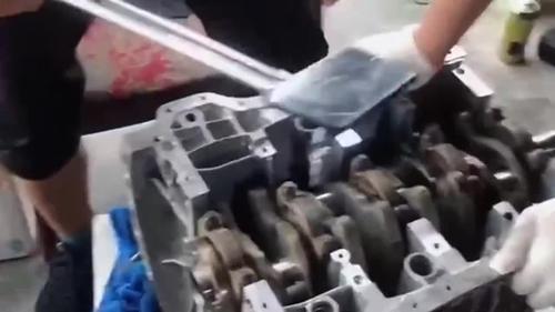 师傅自制水平仪,谁说修理工没文化,这个发明大学生未必看的懂!