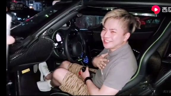 柯尼塞格踩爆漏油修复全愈,车评人二度尝试现场气氛紧张