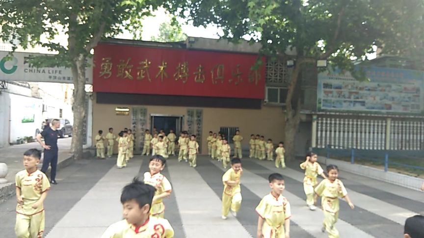 一个让少林寺"塔沟"武校刮目相看的优质武校!武打巨星的据摇蓝地