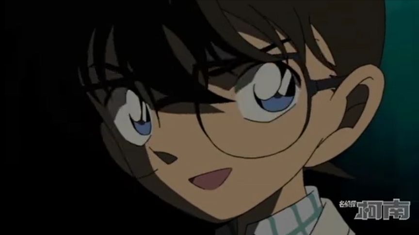 名侦探柯南:柯南得到有效线索,立刻变得笑嘻嘻,他真是个推理迷