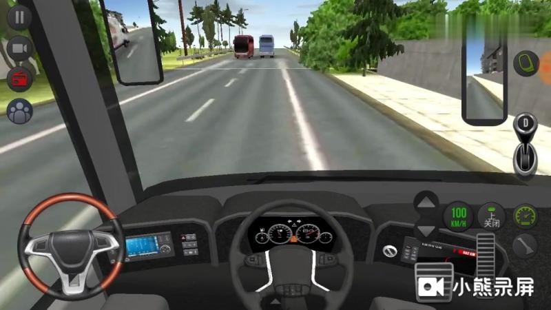 公交车模拟器:今天小编刚提了一辆新的长途巴士,上路就被交警查