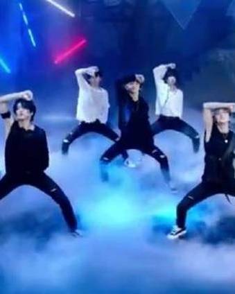 李俊濠说下楼是时代峰峻禁用词看完时代少年团cover的EXO《破风(...