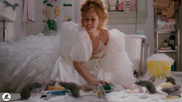 白雪公主穿越到现实后,竟成黄脸保姆,每天和小动物一起打扫卫生