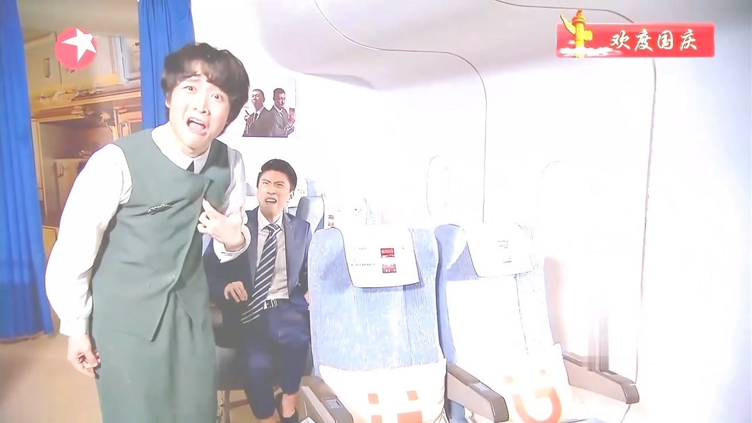 空姐飞机上演模仿秀,演完小品演韩剧,中式韩语笑趴观众