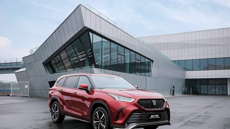 是否能延续“皇冠”传奇?试驾一汽丰田皇冠陆放