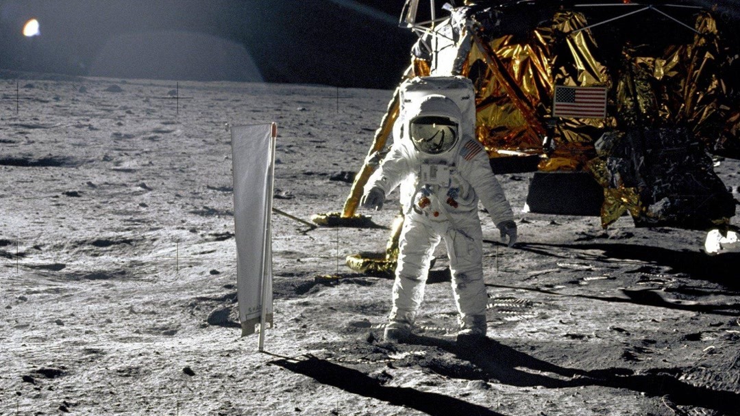 阿波罗登月视频,人类首次登陆月球,宇航员踩下首个脚印