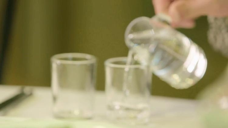 【预告】房产中介为帮客户取得购房资格向官员送钱,成了谁的共犯