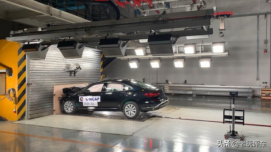 帕萨特安不安全?来看看CNCAP 100%正面碰撞视频