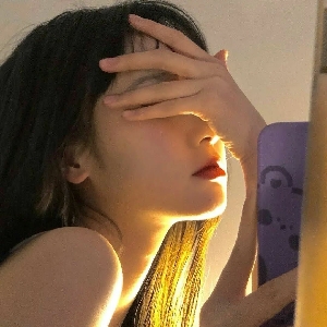 稚气依赐 