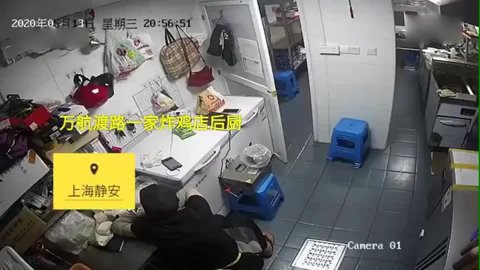 切勿在室内为电动车以及蓄电池充电