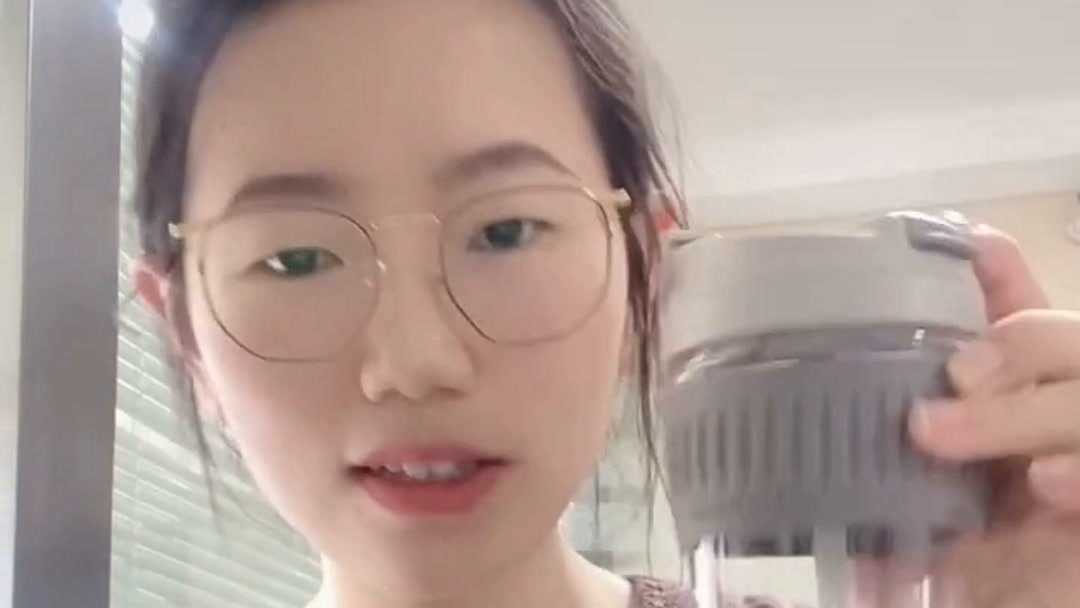 也是高硼硅玻璃的,四个颜色,粉色和绿色蕞好看