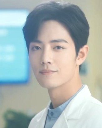 2020年微博之夜,肖战微博KING,杨紫微博QUEEN,这不播个《余生请多...