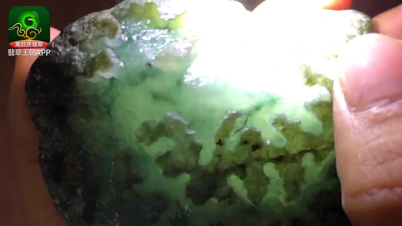 翡翠原石讲解会卡场口种水料打灯全身有种水有胶感
