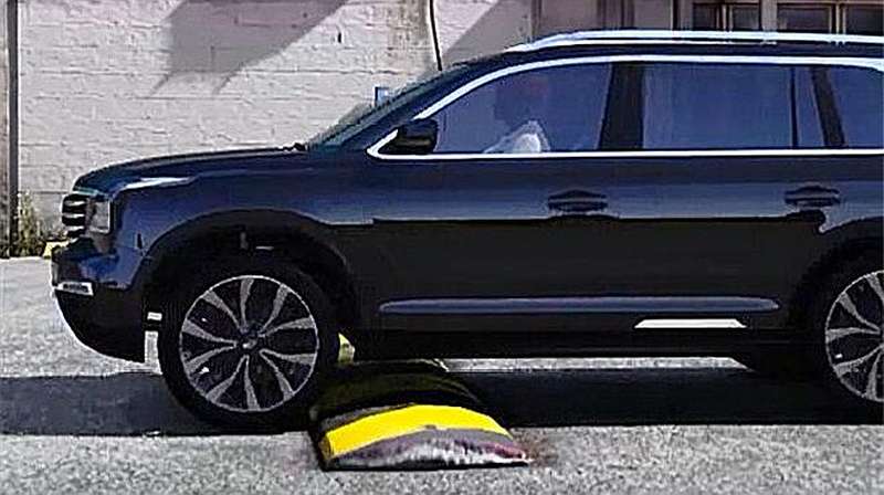 汽车游戏:模拟驾驶,看看传祺GS8过减速带怎么样