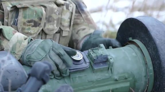 一发一套房 标枪反坦克导弹发射实拍