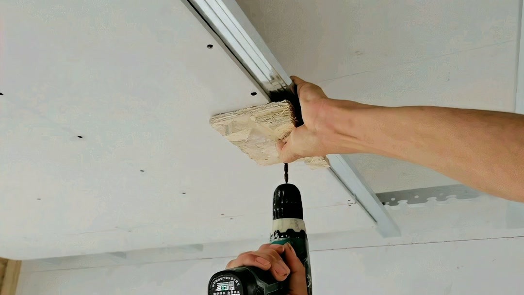 双眼皮吊顶施工,短短几分钟就能看到装修过程中应该注意的细节