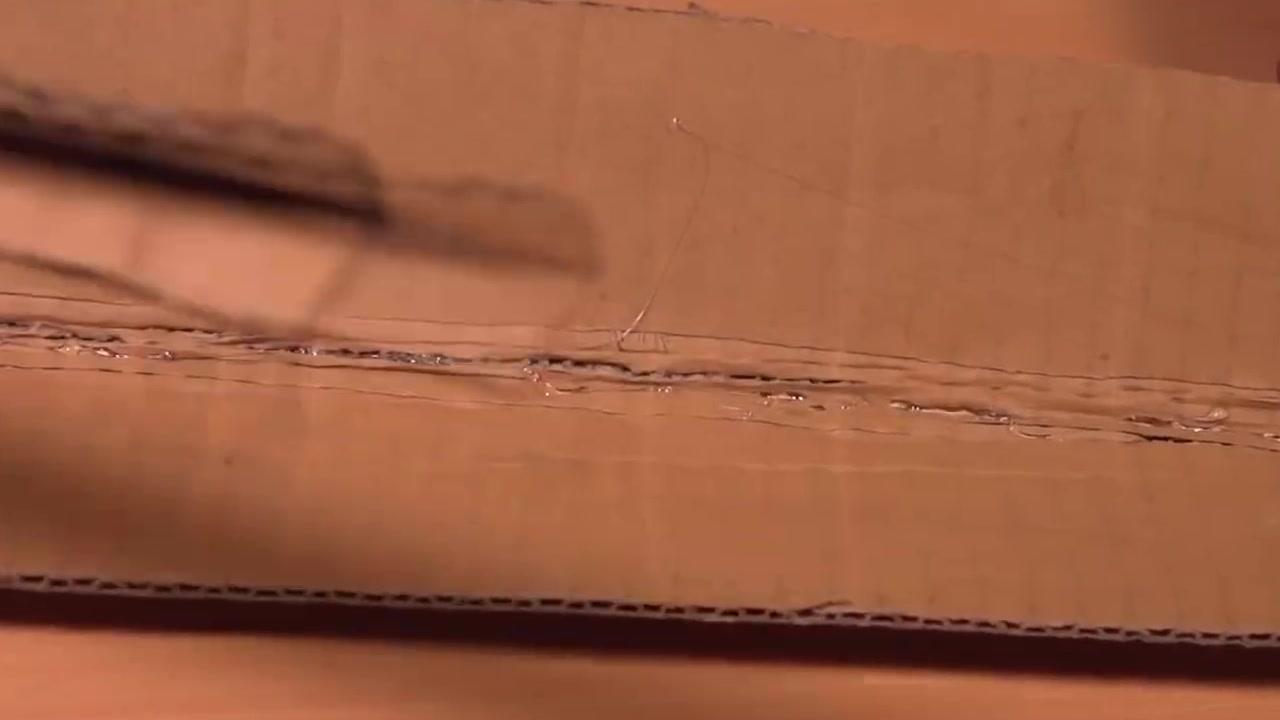 废品利用,塑料瓶做成飞机模型,给孩子当玩具不错哦