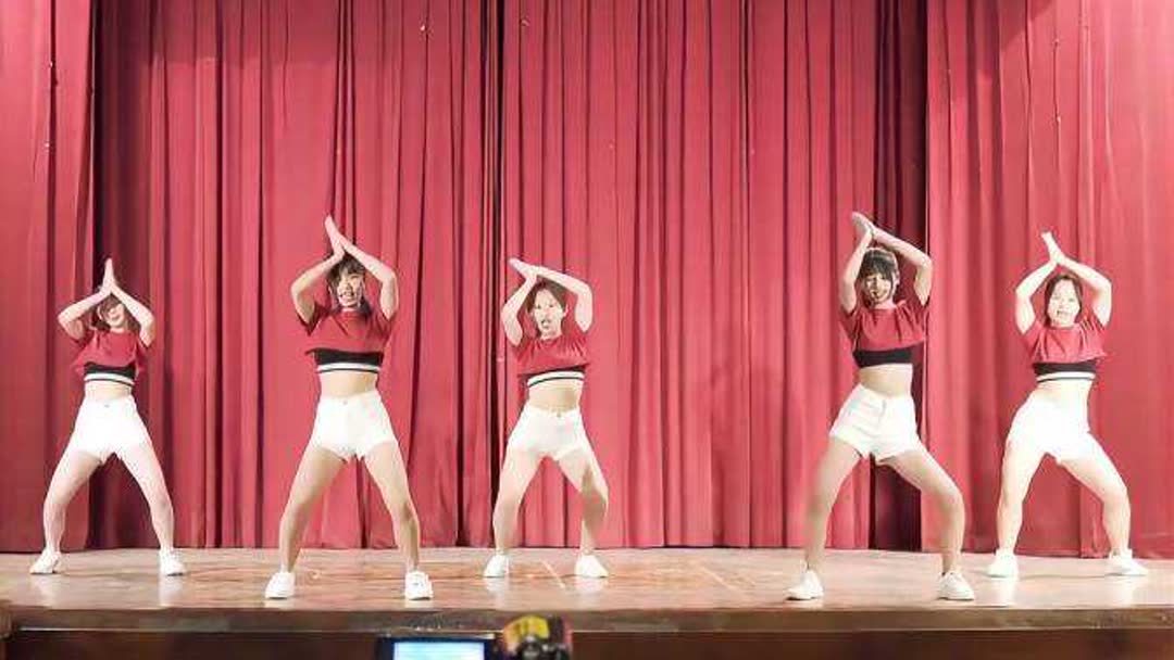 中学生才艺热舞健身舞蹈表演韩舞社女团宅舞范