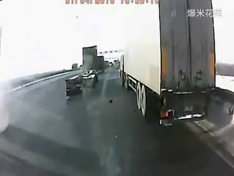 【汽车】各种大型卡车车祸集锦