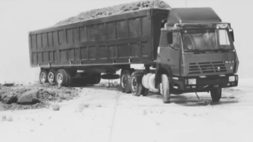 怀旧经典:比原产地还要牛的国产重型载货卡车,中国重汽斯太尔!