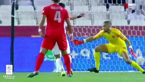 守门员在想啥呢?卡塔尔杯决赛现奇葩乌龙,卡里乌斯附体?