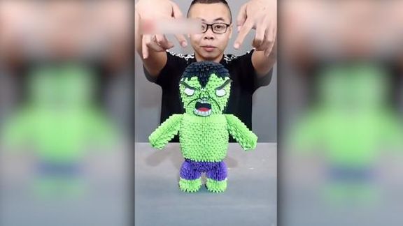 男子用纸叠出皮卡丘,曾花19天叠海贼王路飞