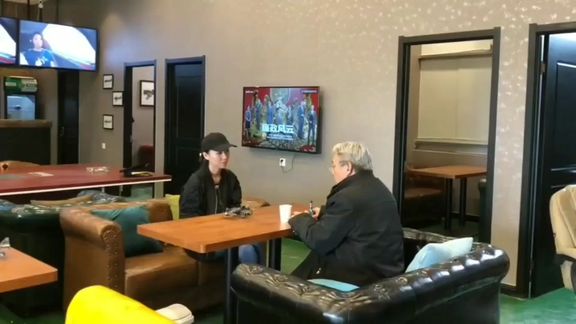 多年以后,我们都不再年轻,不再疯狂,是否还能像他一样朝着热爱的飞行...