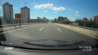 黑剑7900行车记录仪实拍:北京西大望路上的蓝天白云
