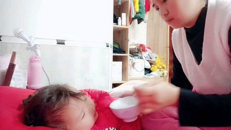 宝宝传染了流感,发烧咳嗽不吃不喝还呕吐,一个人带孩子累到奔溃