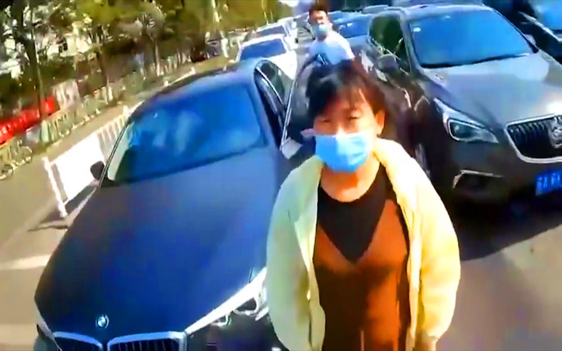 1089:这位骑士脾气太暴躁,孰是孰非大家怎么看?