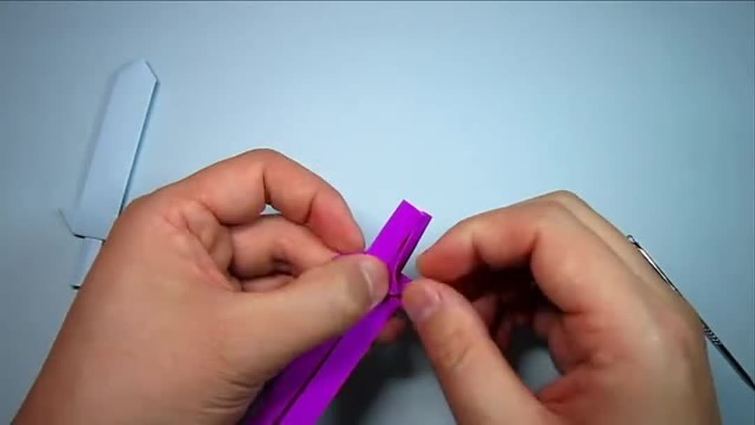 一张纸就能折出漂亮的宝剑,简单一学就会,手工折纸宝剑